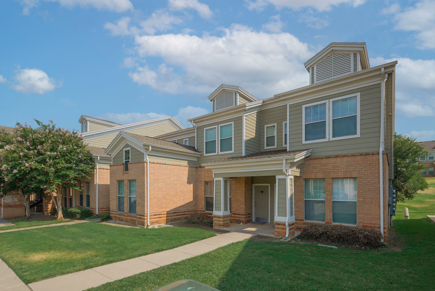 Overton Park | Fort Worth, TX. | (817) 383-9211