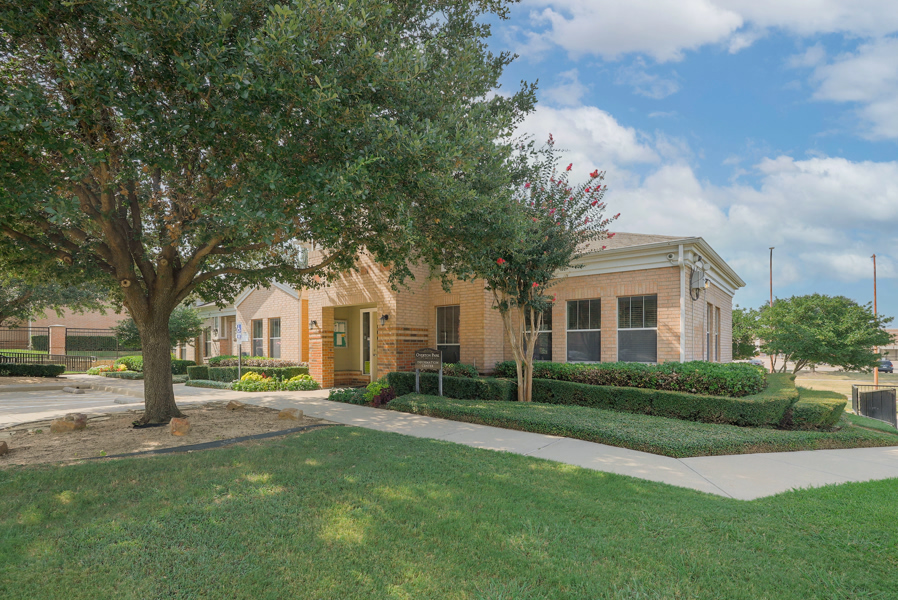 Overton Park | Fort Worth, TX. | (817) 383-9211